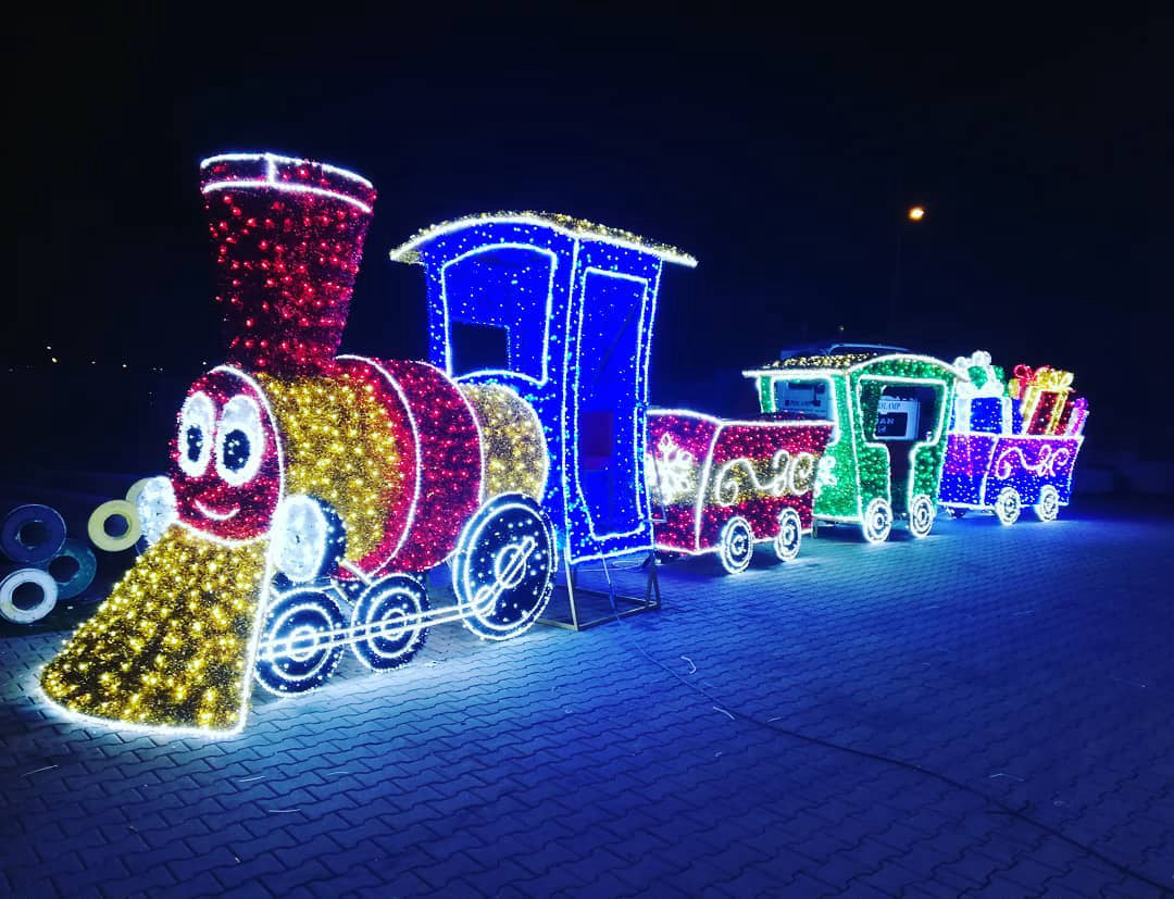 6ft Giant Pre-Lit LED Train – Augusta Lighting Supply
